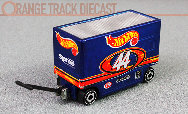 Hot Wheels Racing Pit Crew: TOOL BOX – ORANGE TRACK DIECAST