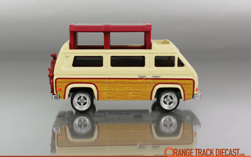 Car Culture / Cargo Carriers: VOLKSWAGEN SUNAGON – ORANGE TRACK DIECAST