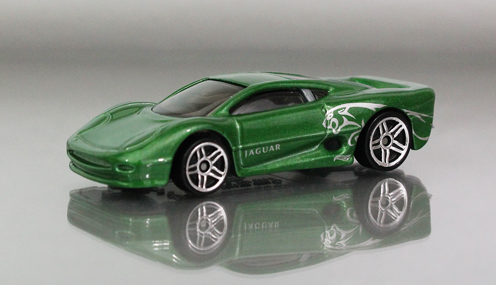 HW Exotics 5-Pack: JAGUAR XJ220 – ORANGE TRACK DIECAST