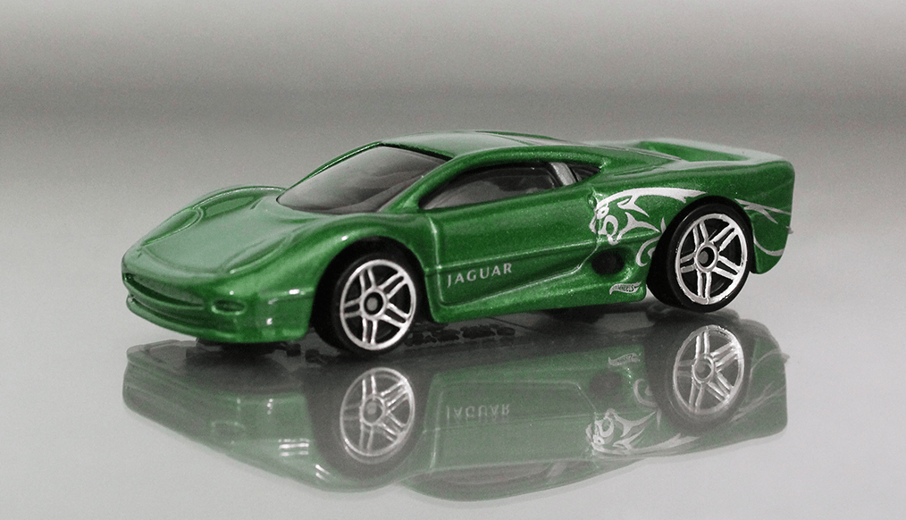 Jaguar XJ220 – ORANGE TRACK DIECAST