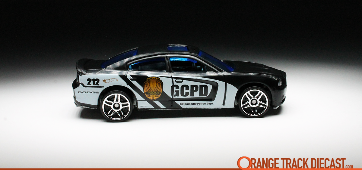 Batman Vehicles: ’11 DODGE CHARGER R/T – ORANGE TRACK DIECAST
